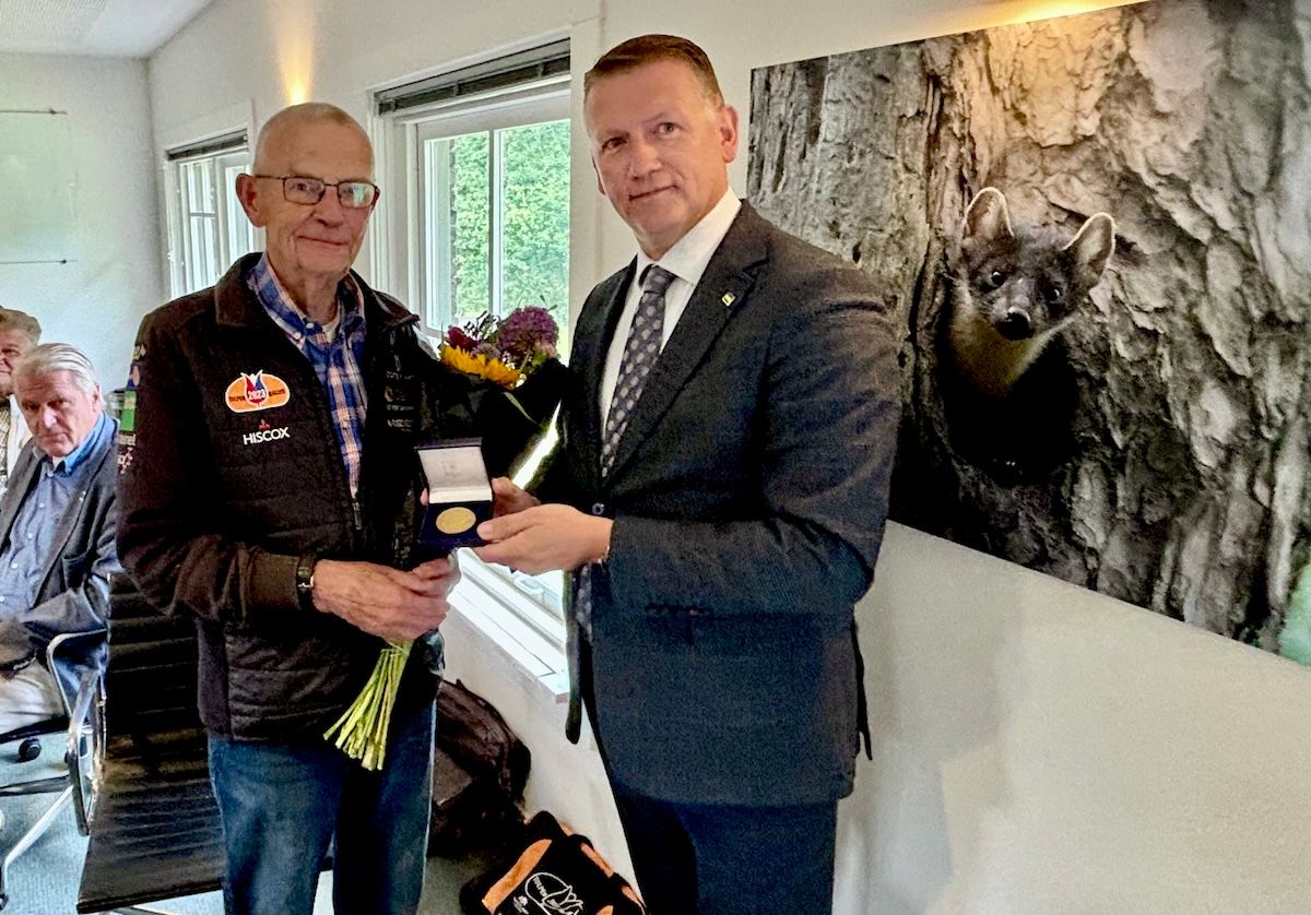 Gouden Erepenning voor Wim Broens (FBE)